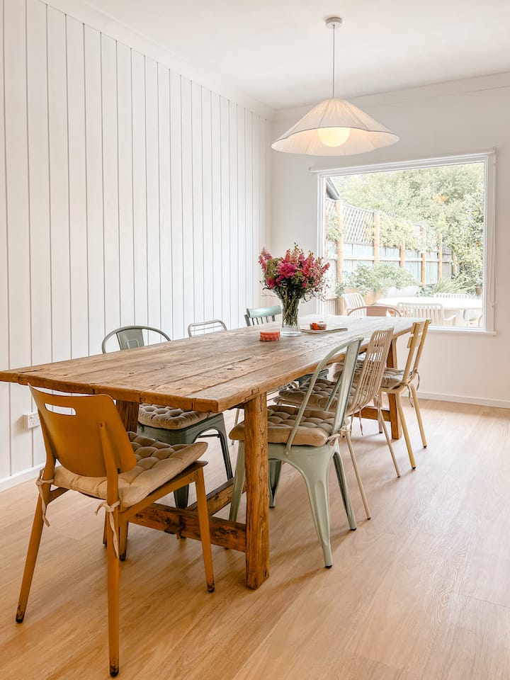 Royce's - Wentworth - Wentworth