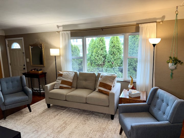 Furnished 3br Near Data Center – Feb 10 - Cedar Rapids, IA