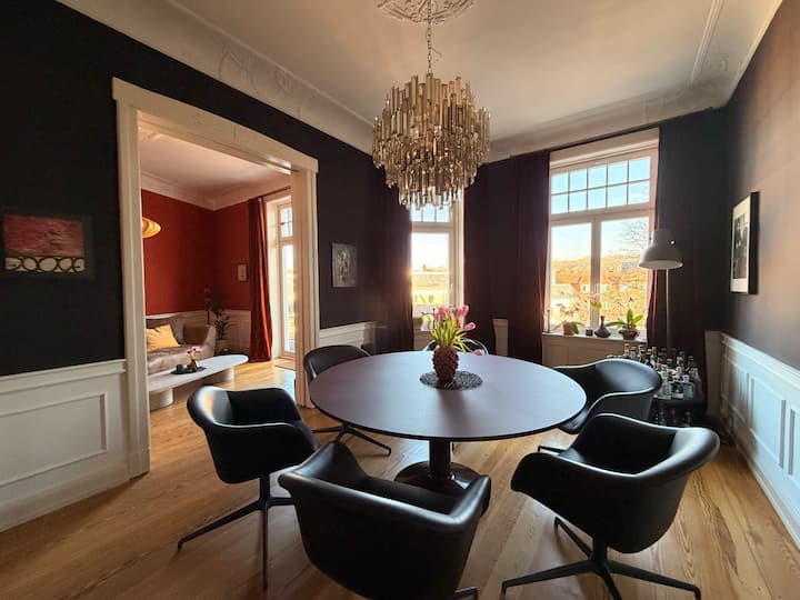 Stylish Art Noveau Penthouse In Winterhude - Hamburg