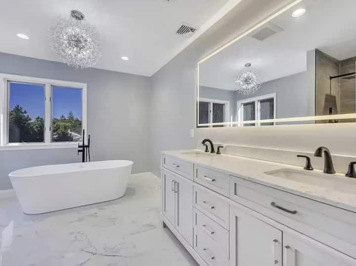 Luxury Family Retreat With Pool & Home Theater - Fire Island, NY