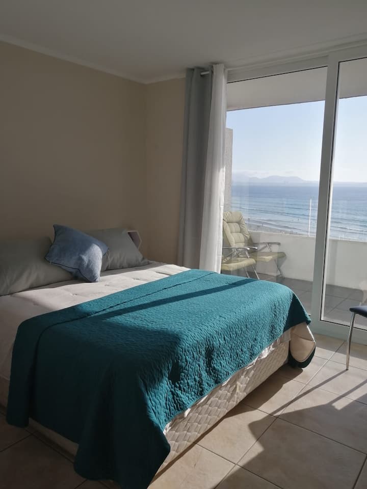 Escapada Frente Al Mar + Parking, Faro La Serena - La Serena