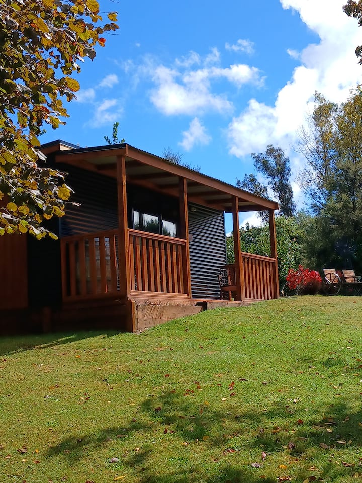 Gorgeous Cabin In Beautiful Acacia Bay - Lake Taupo
