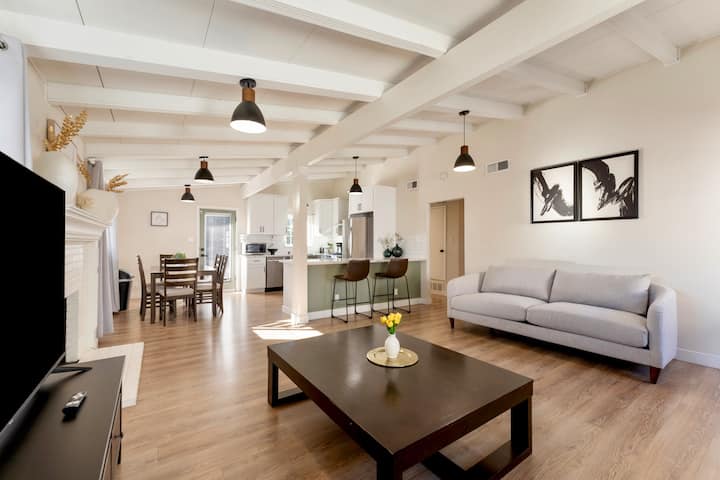 Come And Enjoy The Quaintness Of Covina, Ca. - San Dimas, CA