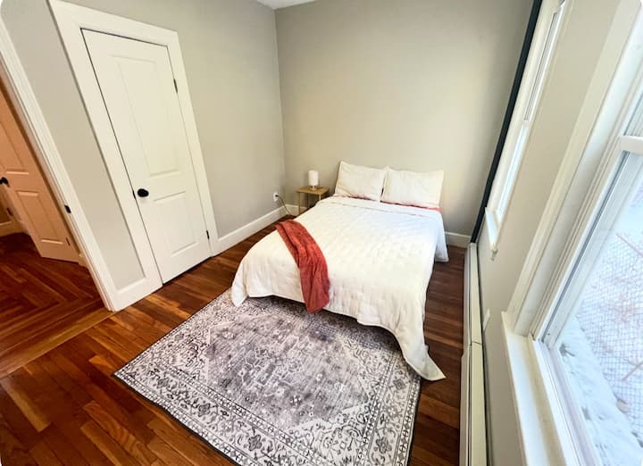 2 Bedroom Apartment | East Rock - New Haven, CT