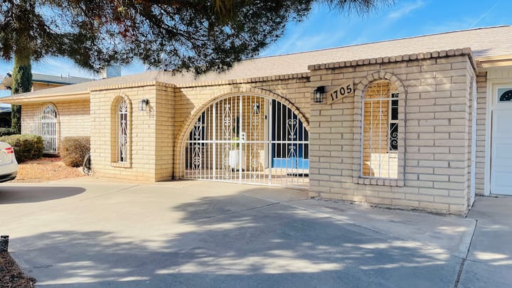 Easily Accessible Charming Family Home - El Paso, TX