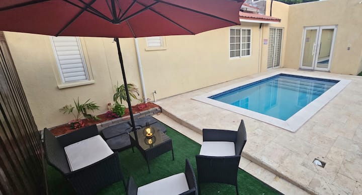 The Poolhouse@countryclub | Gated | Private Pool - Jamaica