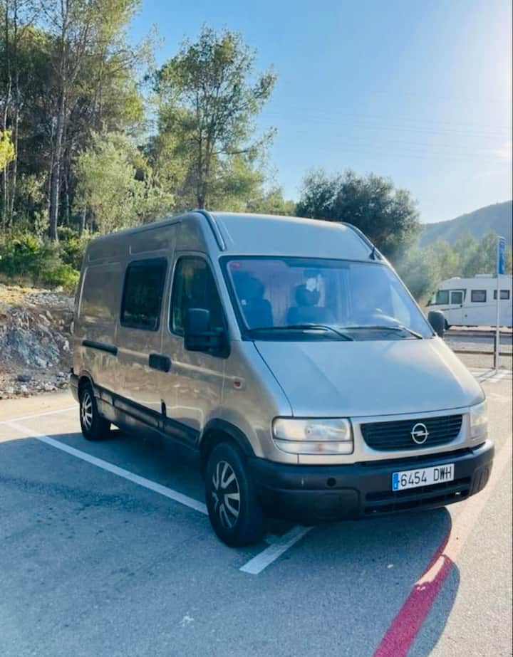 Opel Movano Camper | Espaciosa Para 2 - 