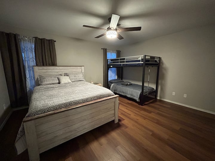 Beautiful Airbnb Home - Sun City West, AZ