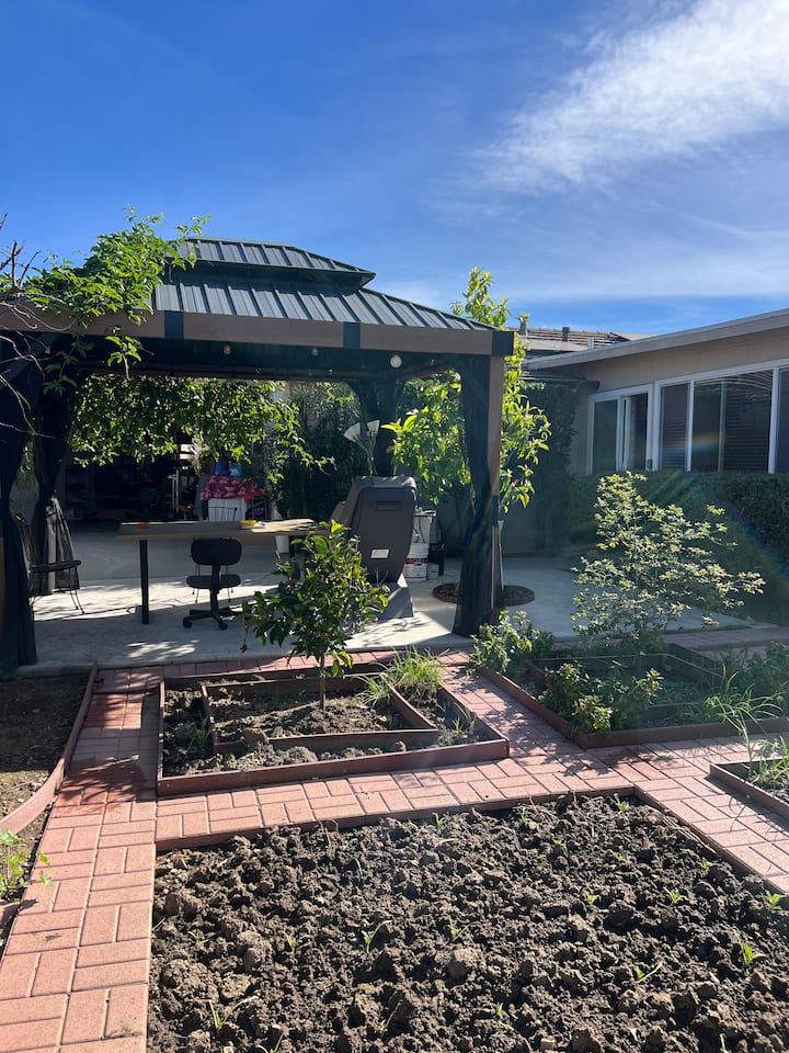 Traveler's Home                       (旅途之家） - West Covina, CA