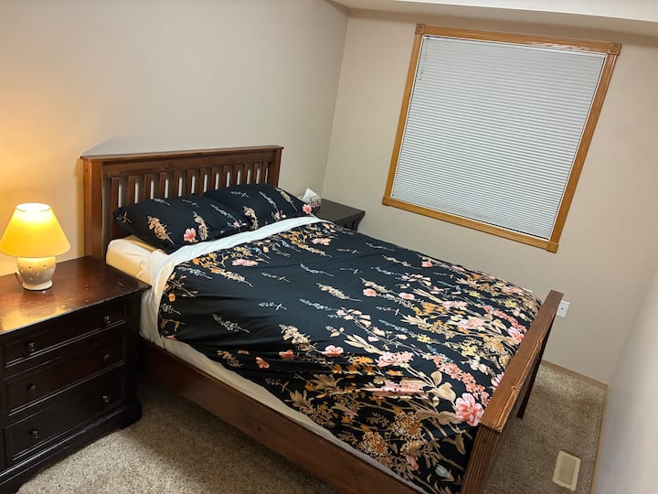 Bedroom W/ Double Bed & Private Bathroom - Medicine Hat