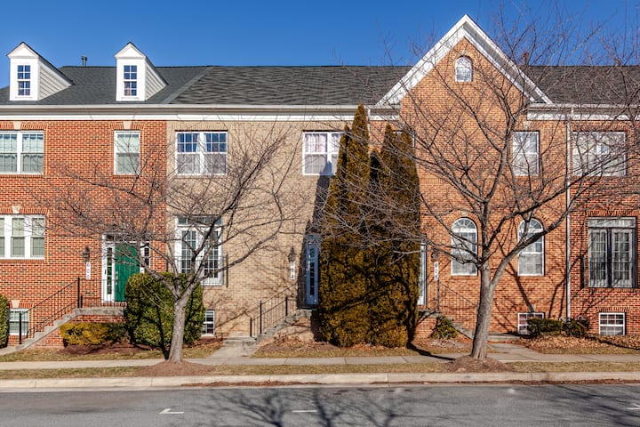 Quiet 3br Home, Fireplace, Deck & Fast Wifi - Gaithersburg, MD
