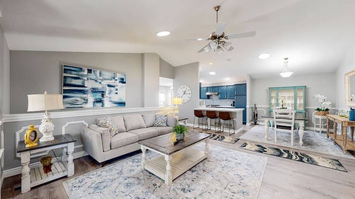 Cozy Johnstown Home - Loveland, CO