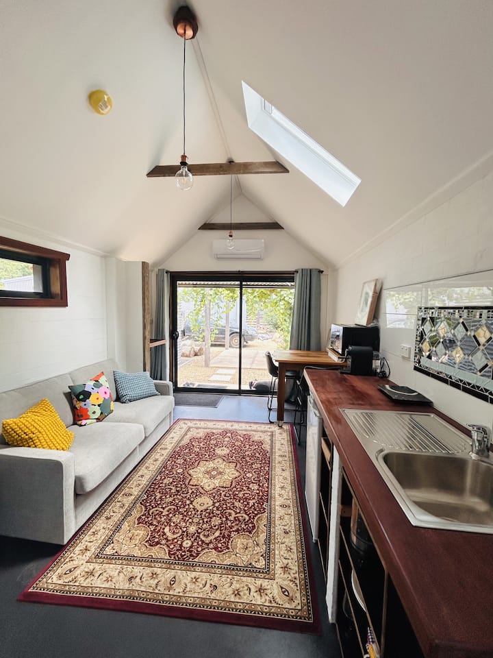 Cottage In The Burgh - Bright