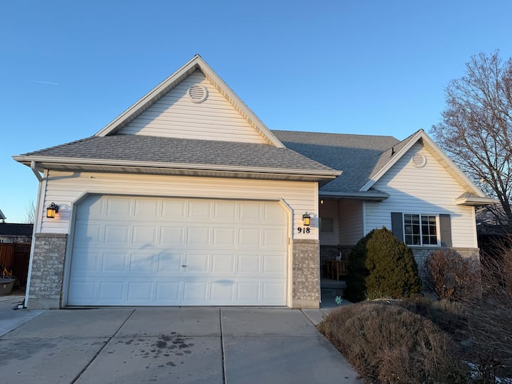 Comfy 4br Home Near Resorts, Fenced Yard, Rv Pad - Ogden, UT