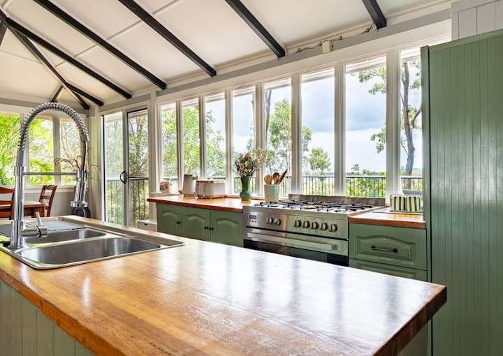 Peninsular Paradise - Russell Island