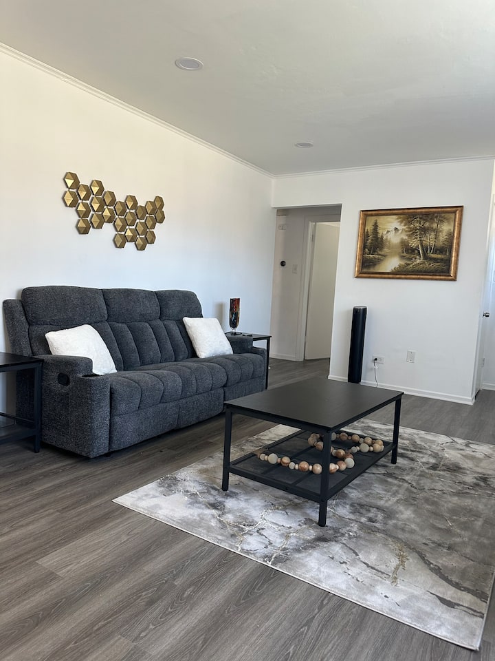 Family-friendly House Near Airport & Services - Des Plaines, IL