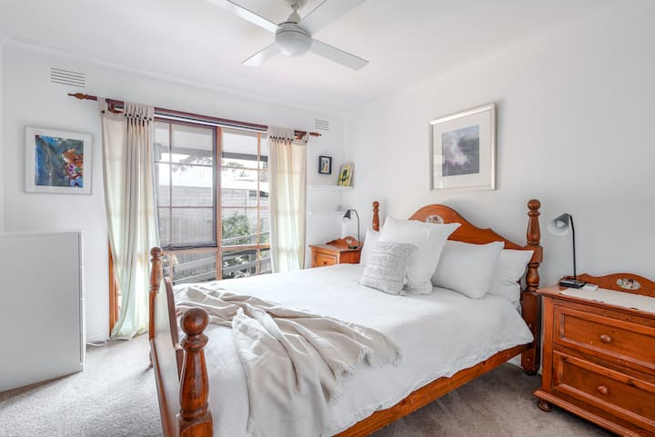 Sunset Strip Beach Retreat - Ocean Grove