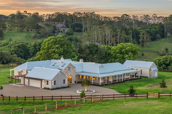Kalio Grand Luxury Estate | Pool, Sauna & Gym - Lennox Head