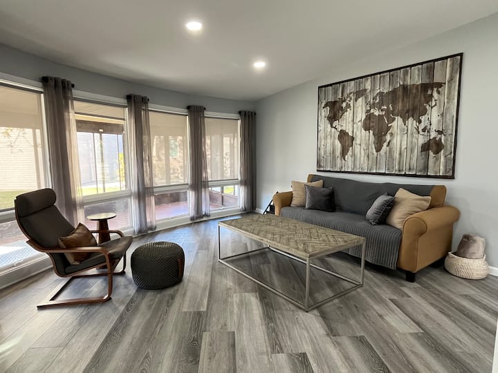 Aviator Circle - Flushing, MI