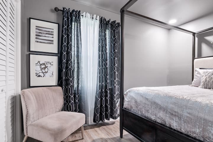 Goose Creek 3-bdr Newly Renovated Brick Retreat! - Goose Creek