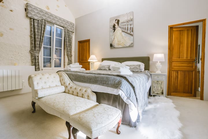 Montague Court, Grande Suite, Riberac - Ribérac