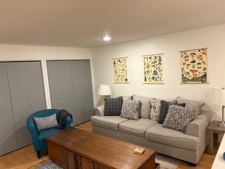 Sunny Spacious Shoreline Suite Close To Lightrail - Shoreline, WA