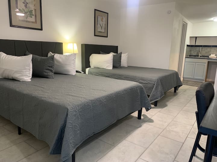 R Nitestar Inn & Suites In Arlington, Texas - Arlington, TX