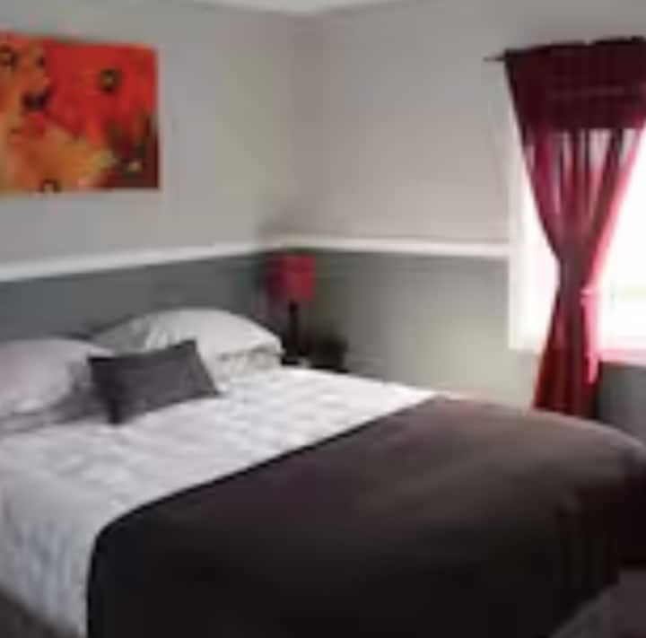 Cozy Retreat For Families And Couples - Pincher Creek