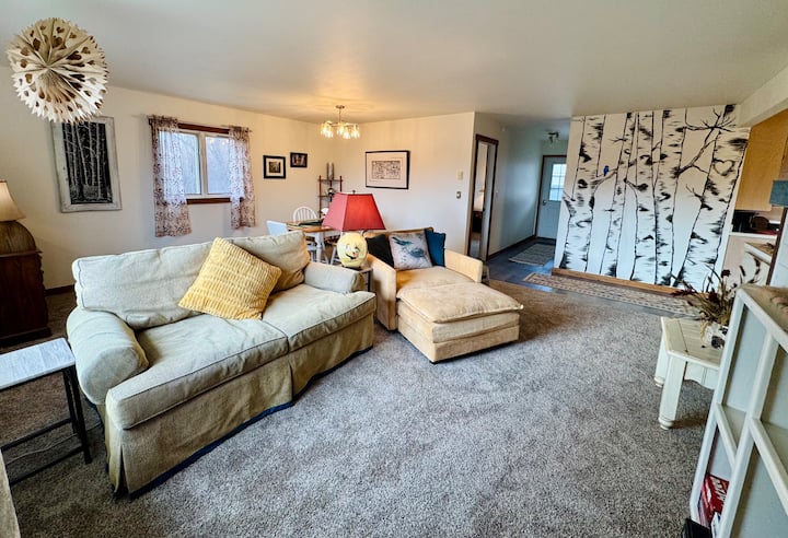 Birch Grove: 
Your Cozy Home Away From Home. - Kalispell, MT