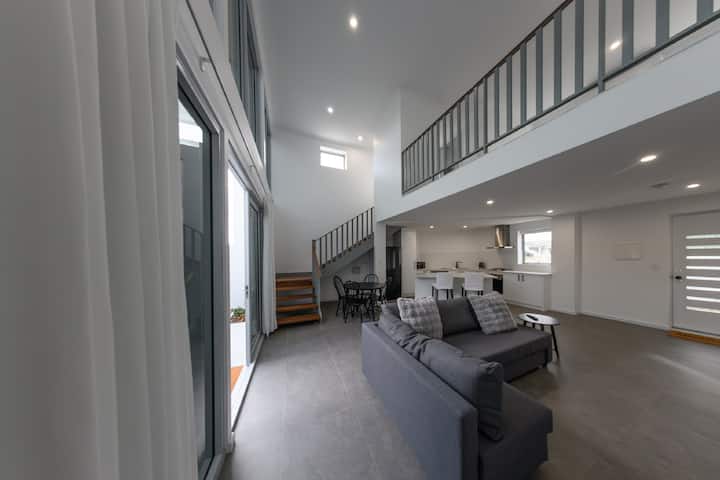 Bright & Comfortable Stay | Sleeps 4 - Bunbury