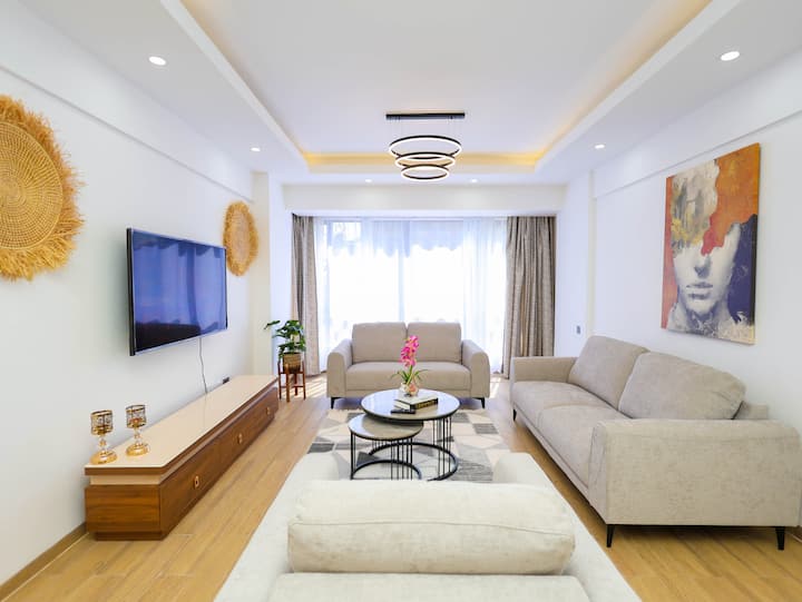Cozy Apartment 2br&sq Westlands | Pool, Gym - Kenya