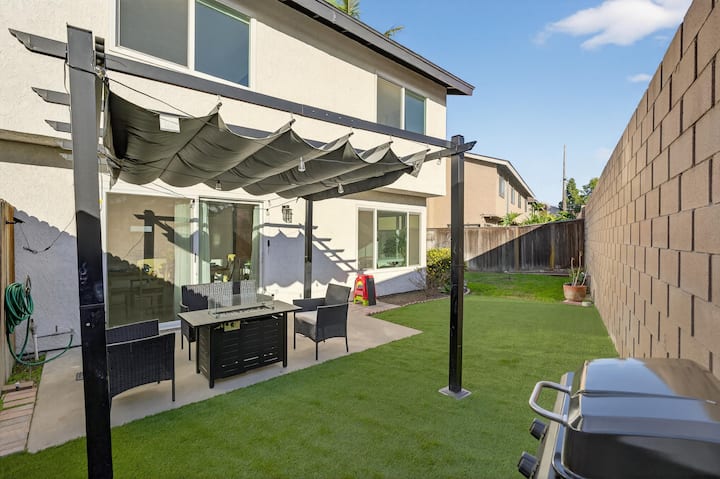 5 Min Sna/15 Min Disney - Central Cozy 3br W/ Yard - Santa Ana, CA