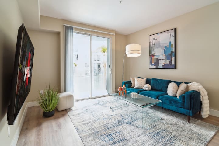 Relaxing Marina | 85 Tv |Pool Hot Tub Free Parking - Los Angeles, CA