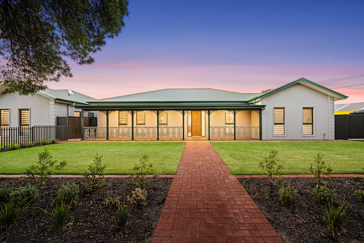 Shining House· Villa B - Greenock