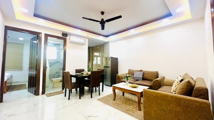 Bluo 3bhk Central Delhi - Balcony, Lift, Terrace - Delhi
