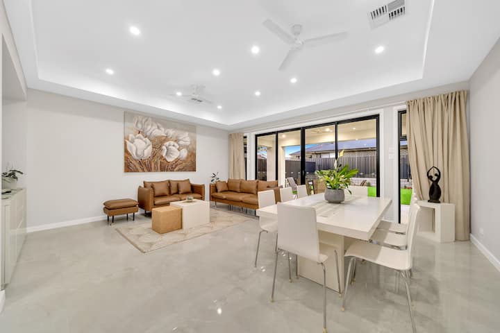 Twin Two At Leeds | Sleeps 8 - Walkerville