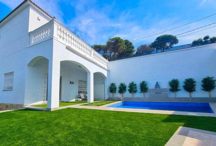 Tu Escapada Soñada En La Costa Brava - Caldes de Malavella