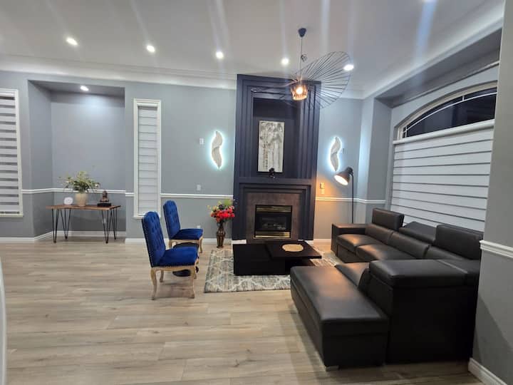 Charming 5 Bed 4 Bath In Near Panorama, Kpu, Delta - Surrey