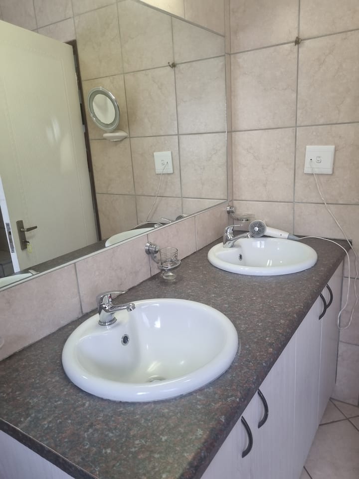 Boschdal Guestouse Where Guests Comes First. - Rustenburg