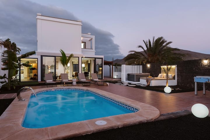 Villa Zendaya. Piscina Climatizada, Jacuzzi Y A.c - 