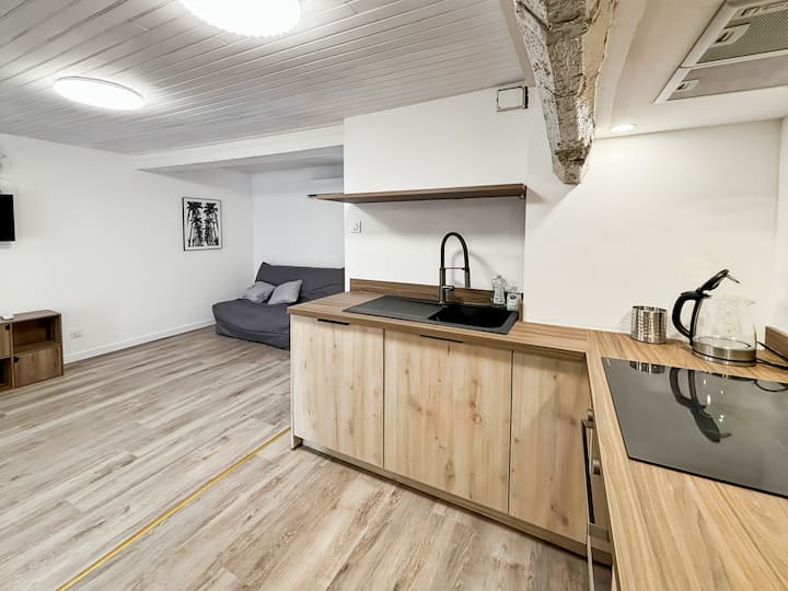 Gîte Rénové - Vue Imprenable Montagne - 2 Chambres - Vic-sur-Cère