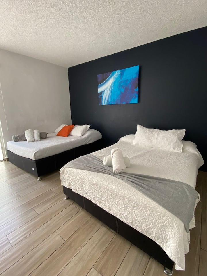 Spacious Ground Floor Apartment For 12 People - Guadalajara