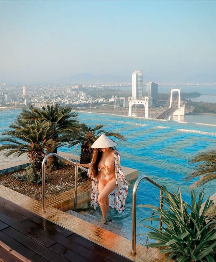 Khách Sạn Cao Cấp 5 Sao - Hồ Bơi Vô Cực - 다낭