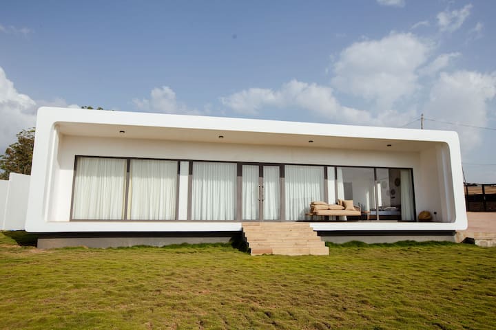 Thenest Lakeside Retreat - Serenity Awaits - Ghana