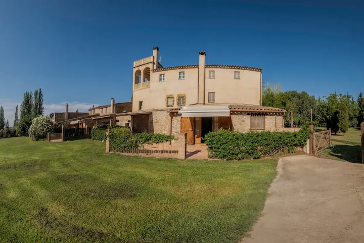 Vivienda En La Bisbal Del Ampurdán, España, - Peratallada