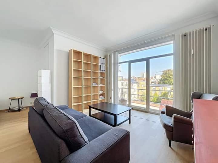 Studio En Plein Centre Avec Parking Et Terrasse - Bruxelles