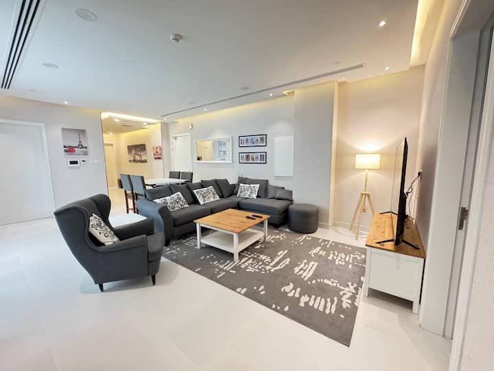 3 Bedroom Modern Apartment + Pool + Gym, Janabiyah - Bahreïn