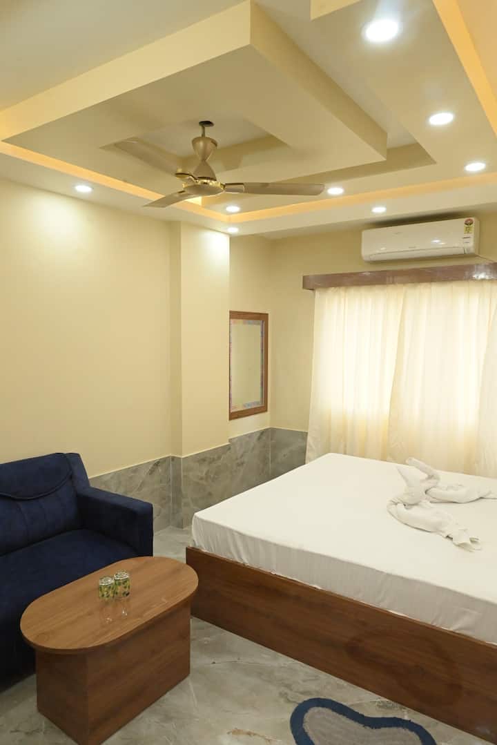 Mayapur Palace - Mayapur