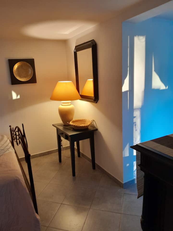 Studio, Avec Cour Fermé, Place De Parking Privé. - Donzère