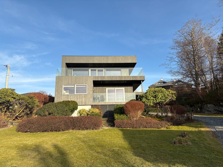 Flott Leilighet Ved Sjøen, Nær Flyplassen. - Bergen